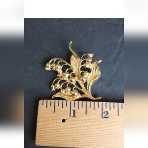Avon | Jewelry | Vintage Avon Lily Of The Valley Birth Flower Brooch ...